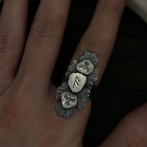 Raven Rune Ring - Oak Leaf - Huginn and Muninn - The Wicked Griffin